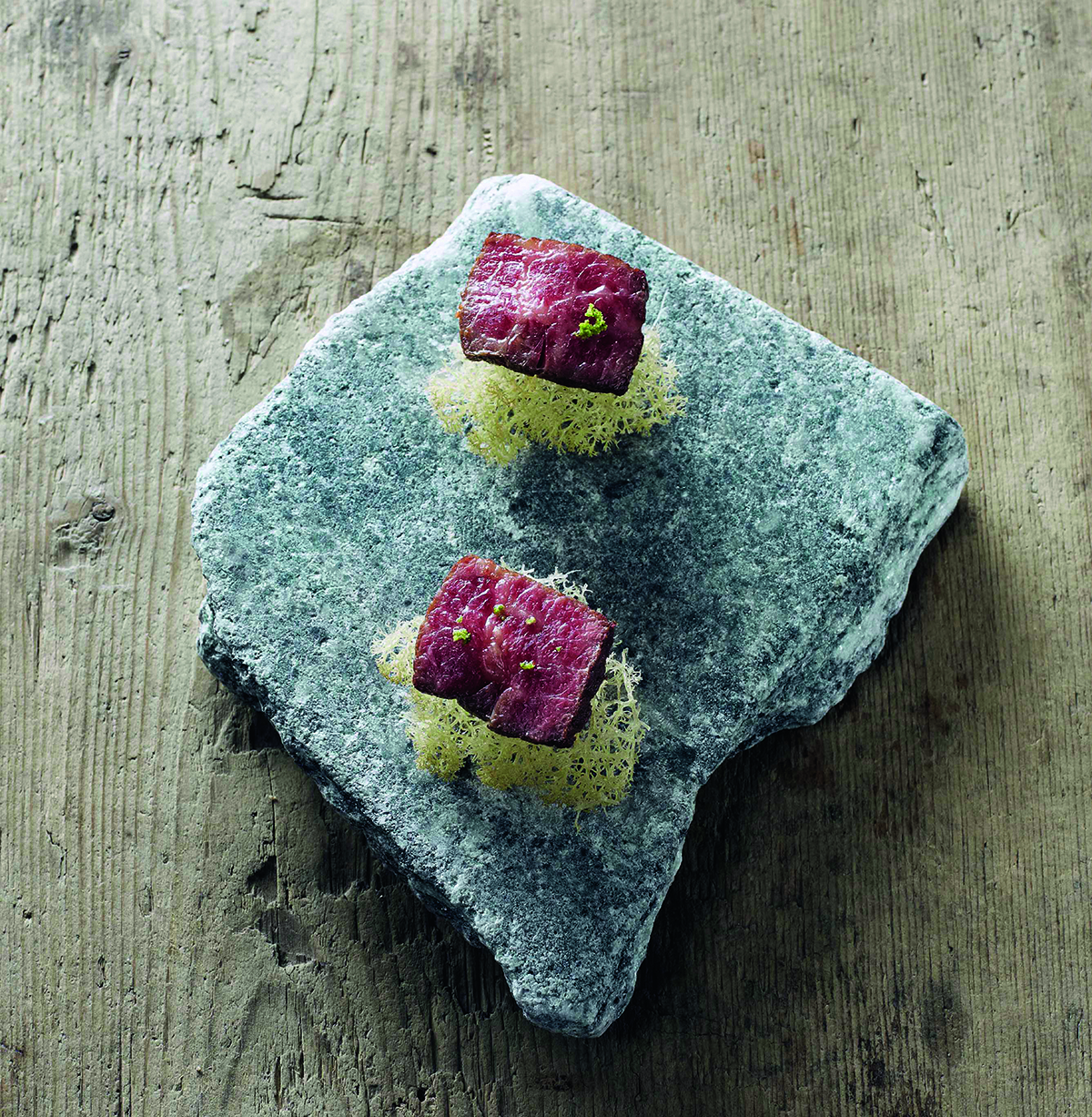 Blade of beef with crispy reindeer lichen